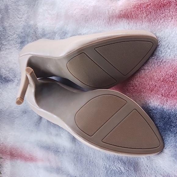 LC Lauren Conrad | Shoes | Lc Nude Pumps Great For Work | Poshmark